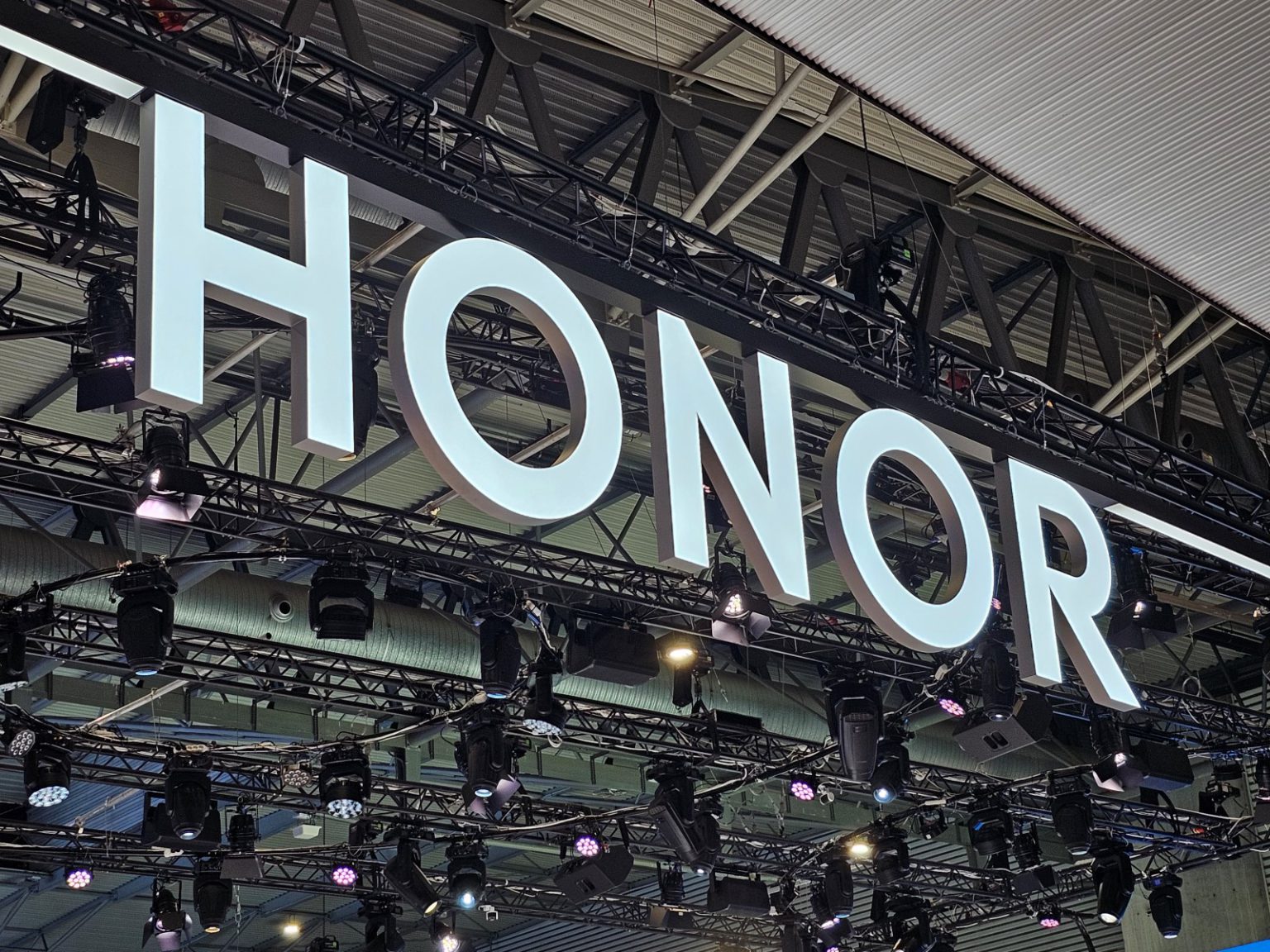 ITReseller | Smartfony marki Honor z opcją AI od Google, której nie ma ...