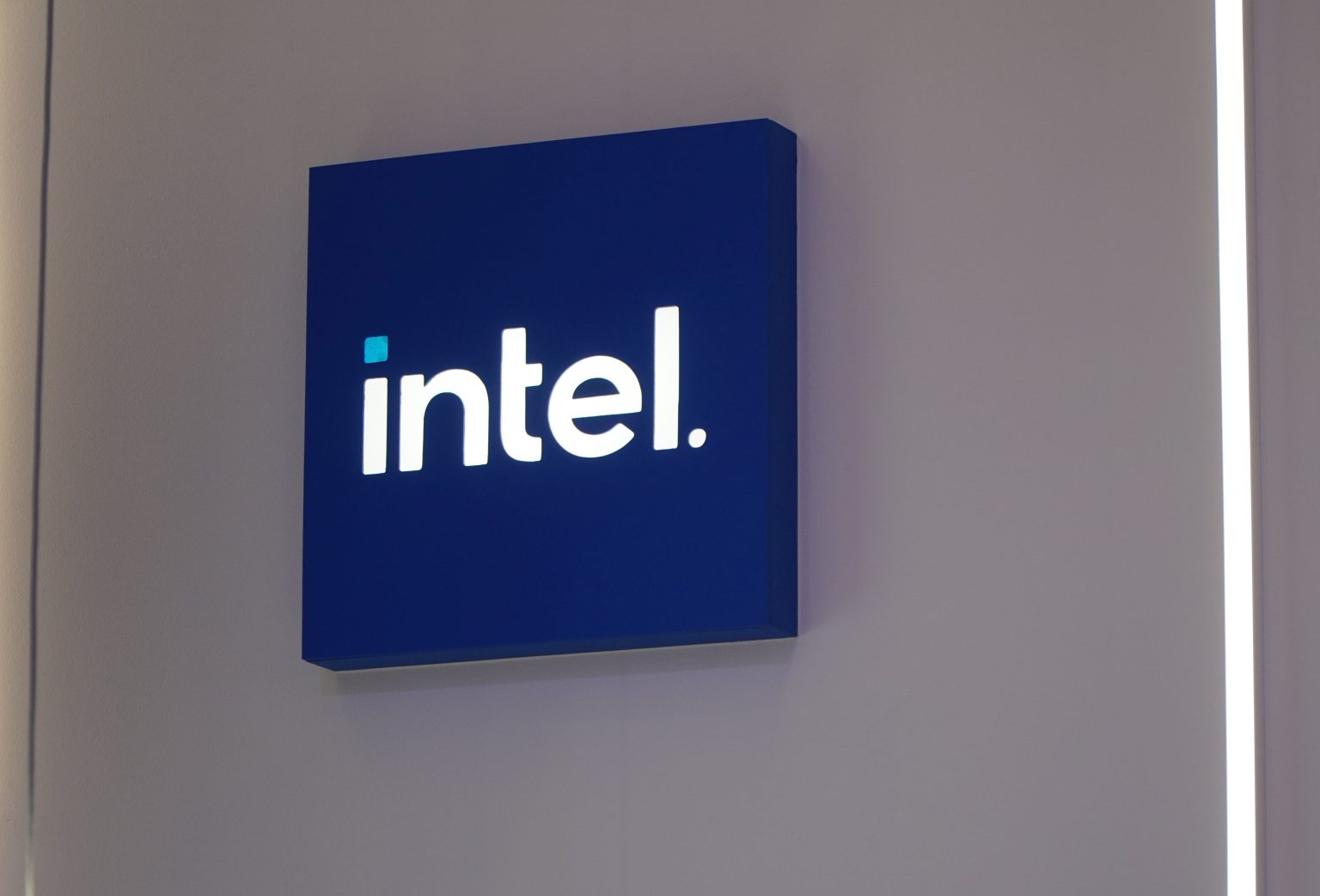 ITReseller | Nowa era akceleratorów AI? Intel pokazał prototypową ...