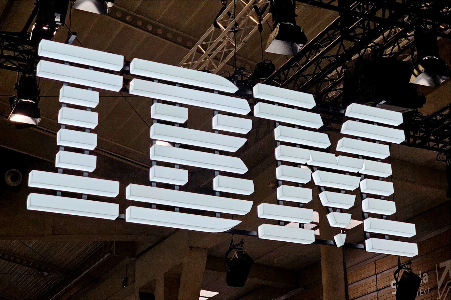 ITReseller | Wall Street reaguje na nowe możliwości AI Claude. IBM ...